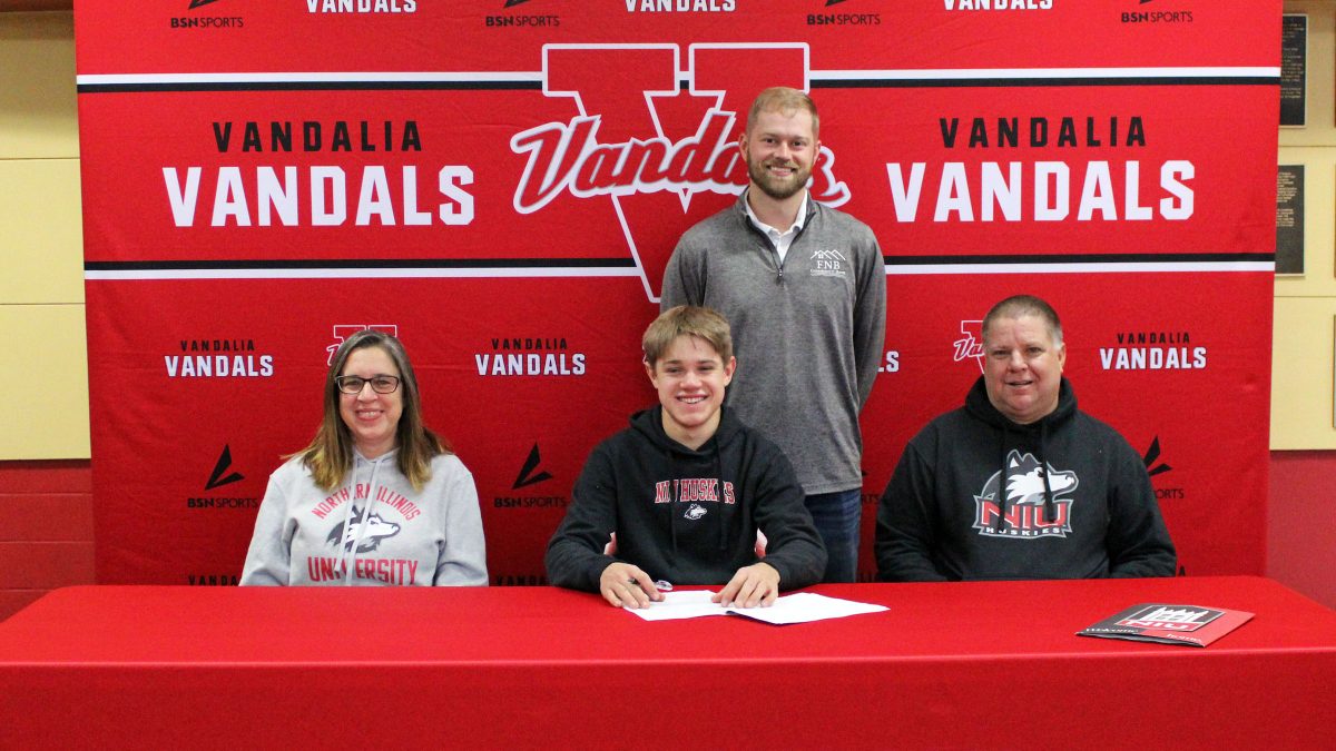Vandalia’s Conner McCall Signs to Play Golf for Northern Illinois University | Vandalia Radio